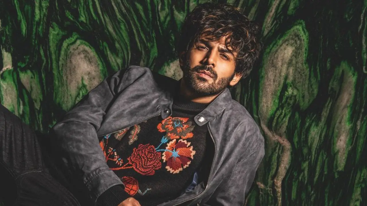 Kartik Aaryan finds the cutest Arjun Pathak and it is not him - See Video