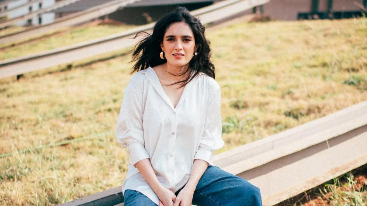 Pankhuri Awasthy Rode on her return with Dhakad Beera