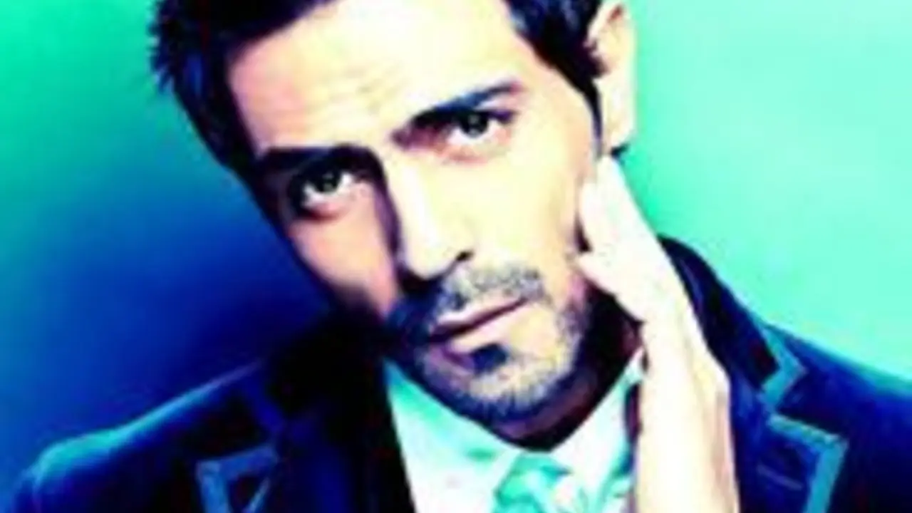 Arjun feels like vampire (Movie Snippets)