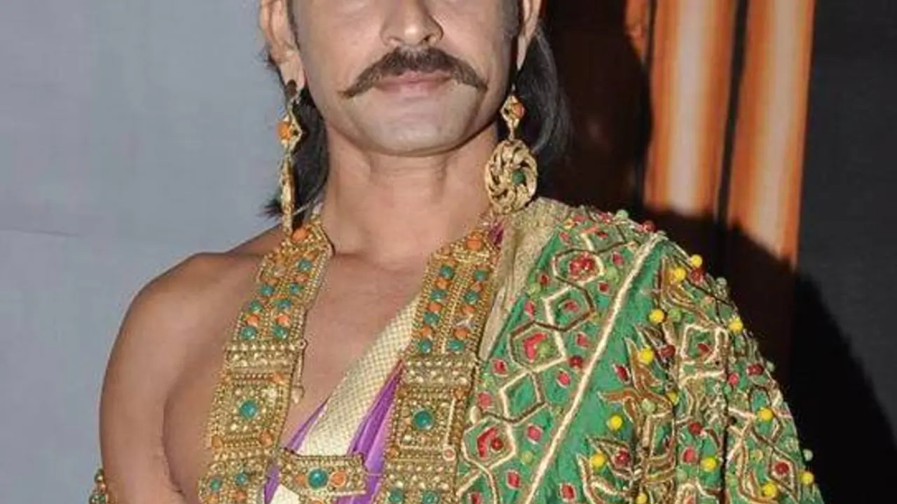 "Playing different characters interests me" : Sameer Dharmadhikari