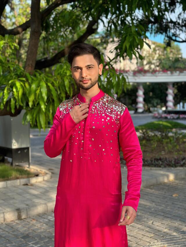 Pictures of Influencer Jainam Vora aka Vorasahab in ‘Madness Machayenge ...