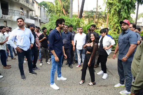 Celebrities papped promoting their upcoming movies Photo | 471226