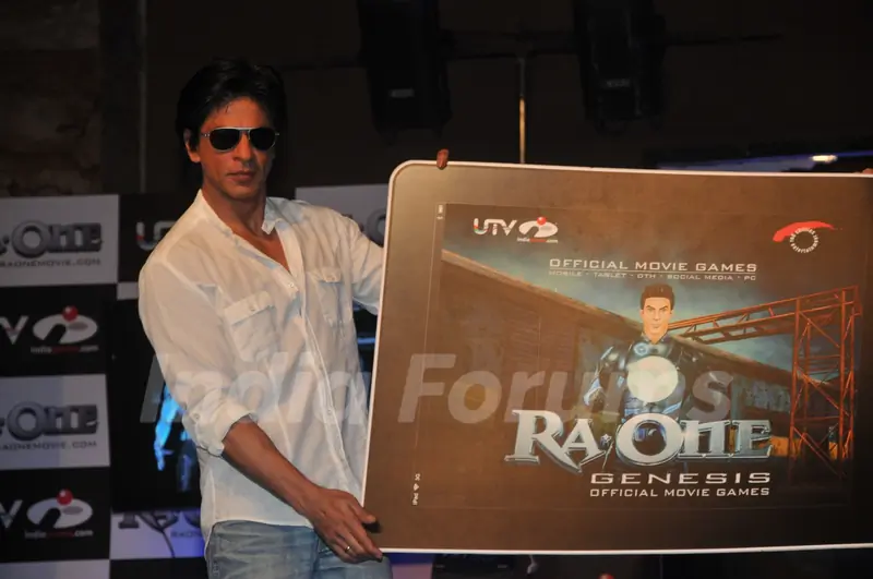 Shah Rukh Khan unveils the 'Ra.One' game at the Grand Hyatt Photo | 162220