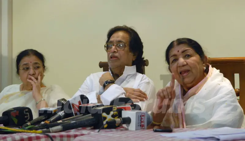 Mangeshkar family in press conference at their residence Prabhu Kunj ...