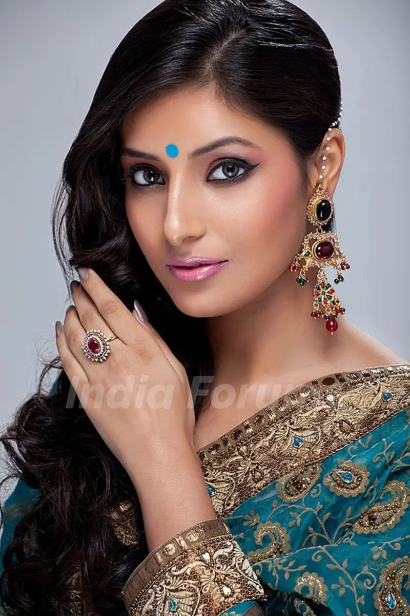 hashita in saree Photo | 308275