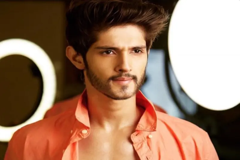 Rohan Mehra Drops First Poster Of Upcoming Music Video, ‘Badi Asaani Se’