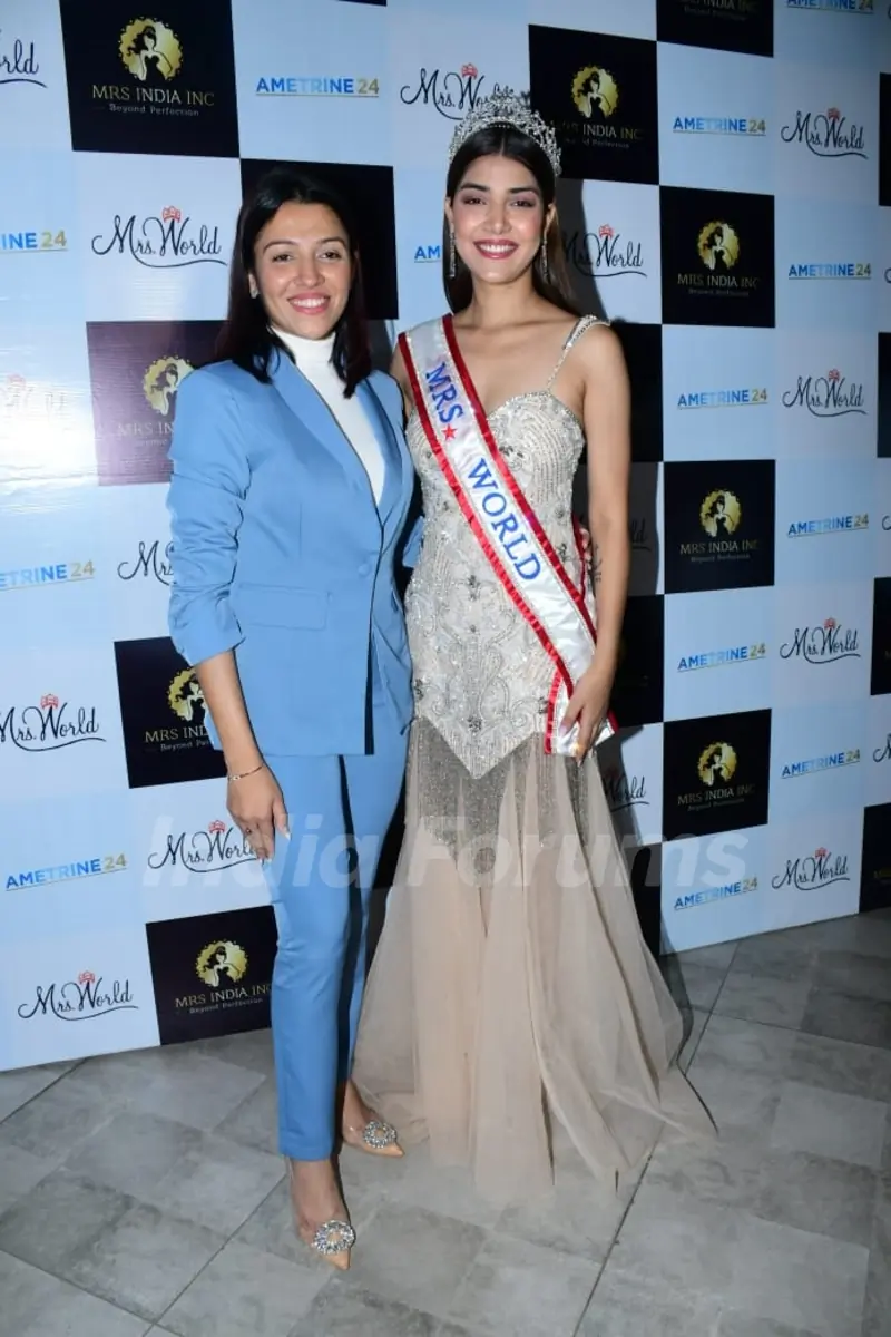 Mrs world Sargam Koushal with national director Mohini Sharma snapped in Andheri Photo | 568045