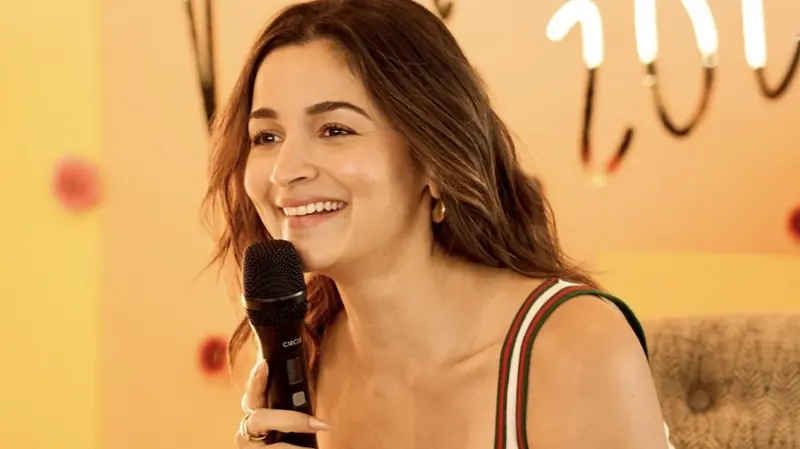 Alia Bhatt adds a personal touch by curating a special menu for fans ...