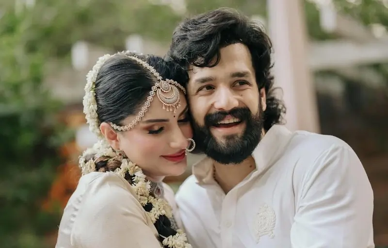 Akhil Akkineni shares unseen love-filled pics from the 'Best Day Of His Life' with wife Zainab; See