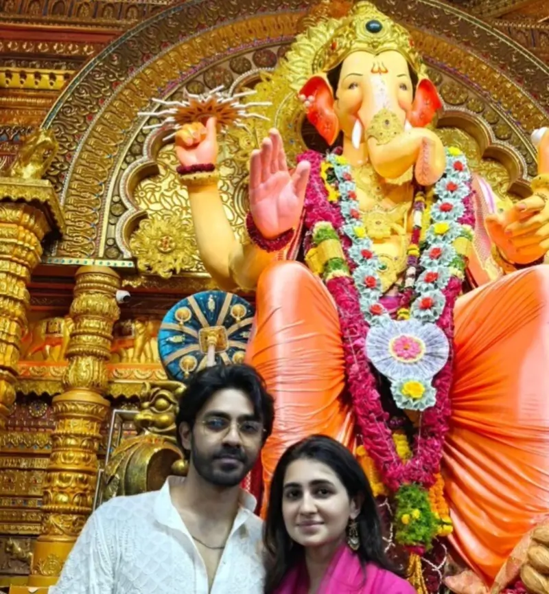 Smita Thackeray makes rare appearance with son Aaishvary and Vedika at ...