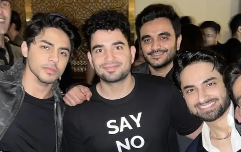 Shah Rukh Khan and Aryan Khan reacted like THIS post seeing Samay Raina ...