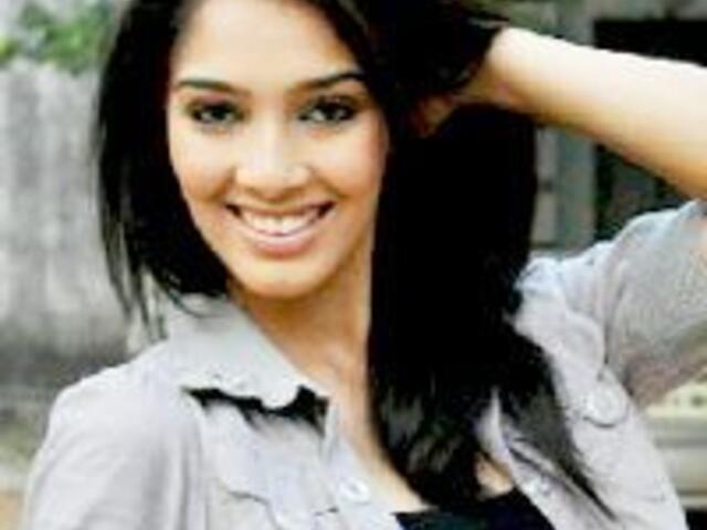 Hritu Dudani Height, Age, Family, Wiki & More