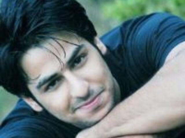 Deepak Sandhu Height, Age, Family, Wiki & More