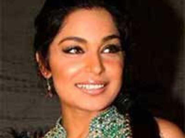 Meera Height, Age, Family, Wiki, News, Videos, Discussion & More
