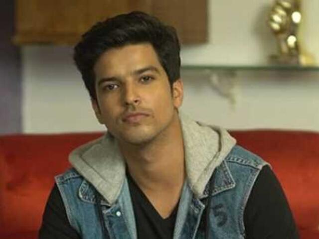 Paras Priyadarshan Height, Age, Family, Wiki, News, Videos, Discussion ...