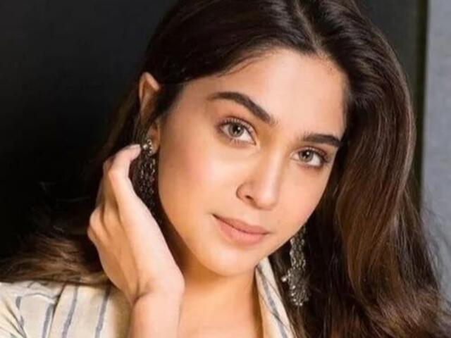 Sharvari Wagh Height, Age, Family, Wiki, News, Videos, Discussion & More