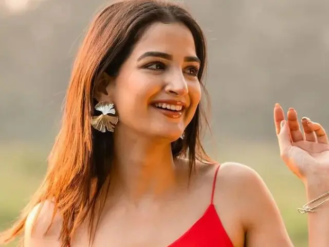 Shubhi Joshi Height, Age, Family, Wiki & More